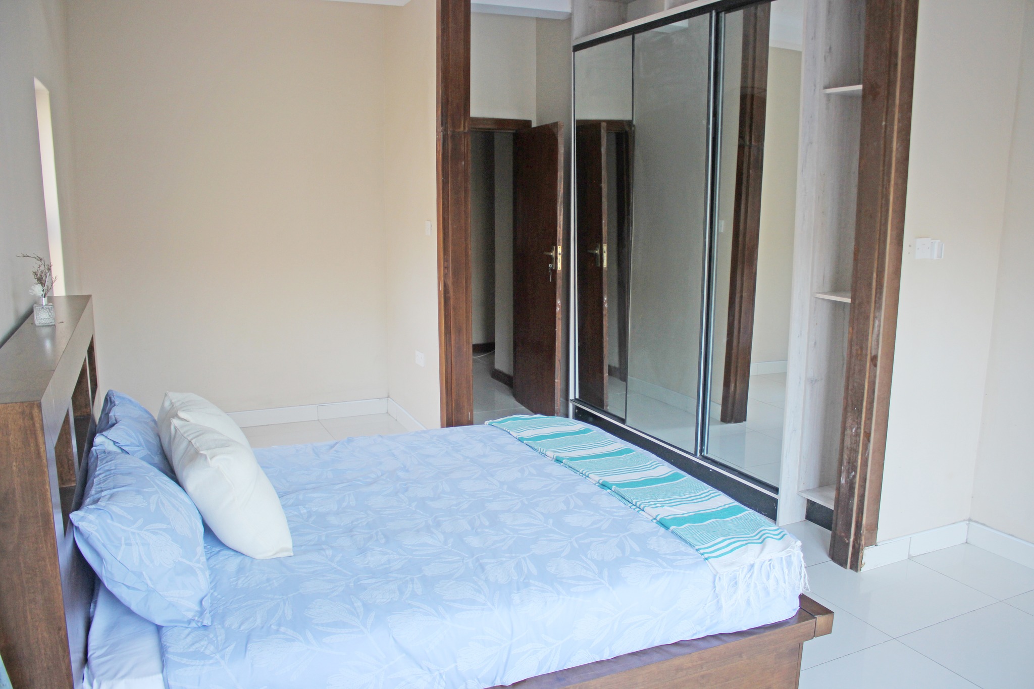 Setlhoa Village, 5 Bedroom Mansion – Letshego Properties