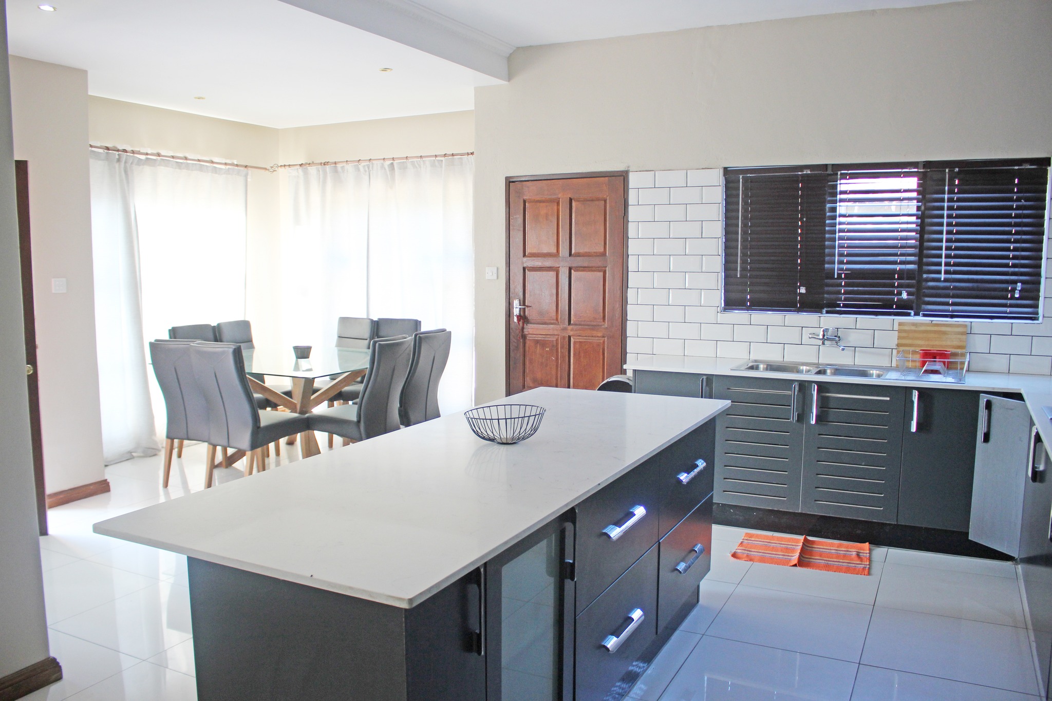 Setlhoa Village, 5 Bedroom Mansion – Letshego Properties