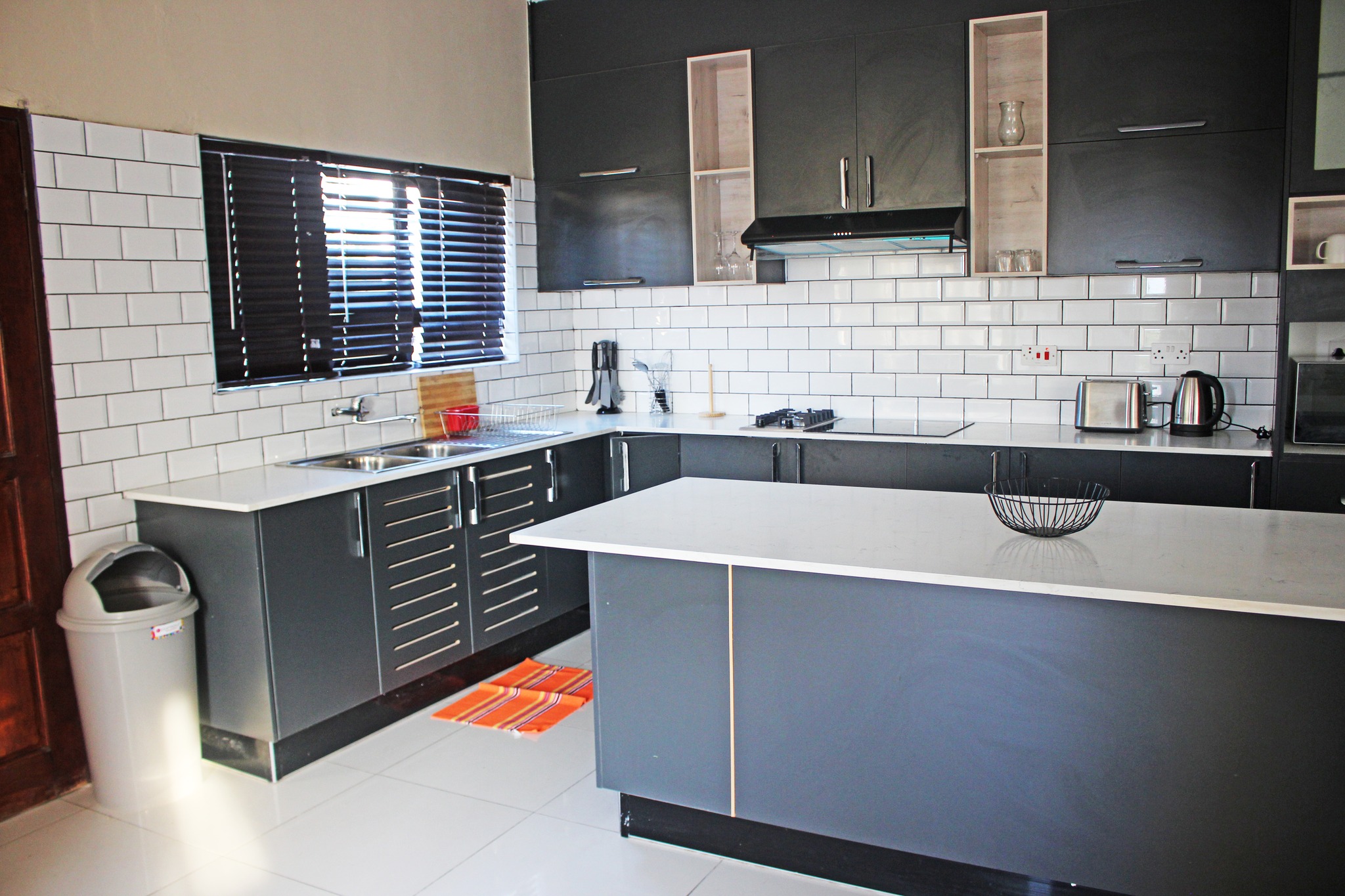 Setlhoa Village, 5 Bedroom Mansion – Letshego Properties